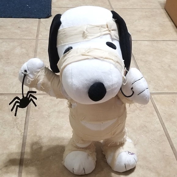 Peanuts | Holiday | Peanuts Snoopy Animated Mummy Halloween Waddler ...